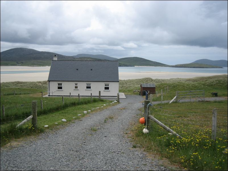 Luskentyre Cottage Isle of Harris self catering accommodation Outer ...